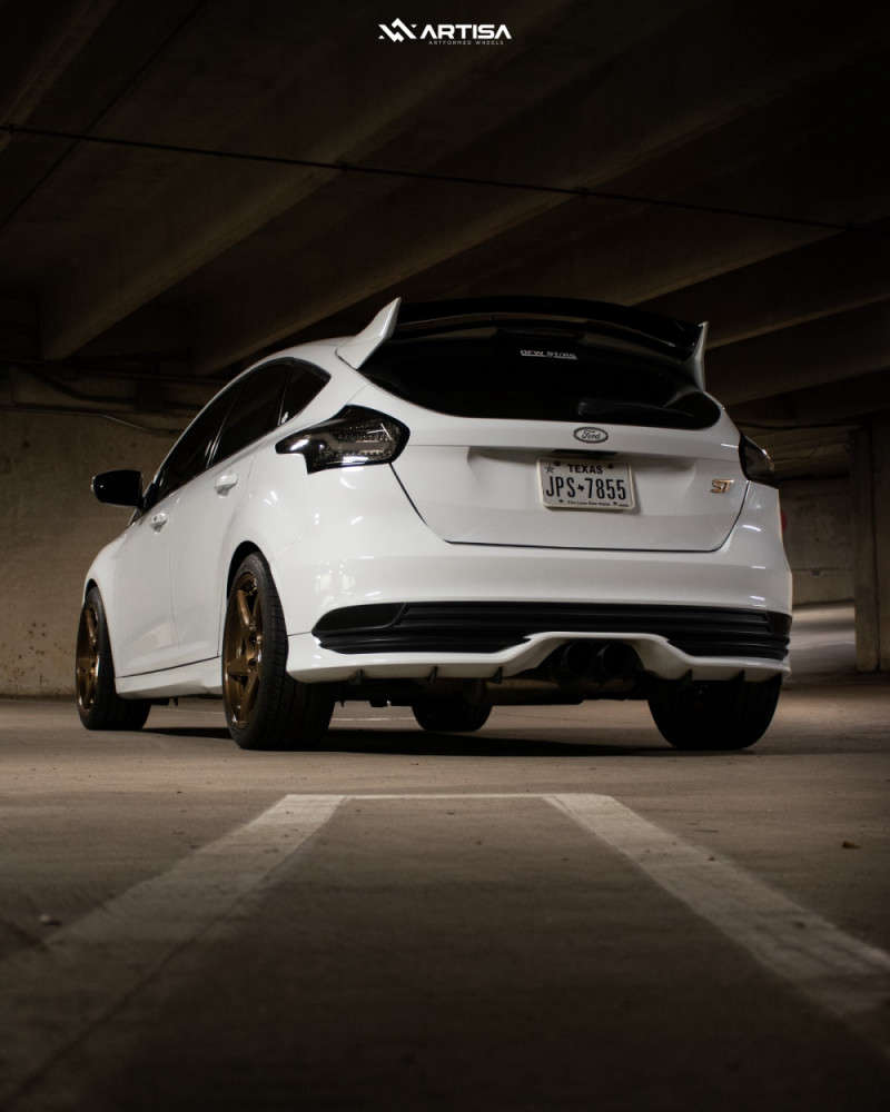 2017 Ford Focus ST Wheel Offset Flush Stock | 1677416 | Anovia