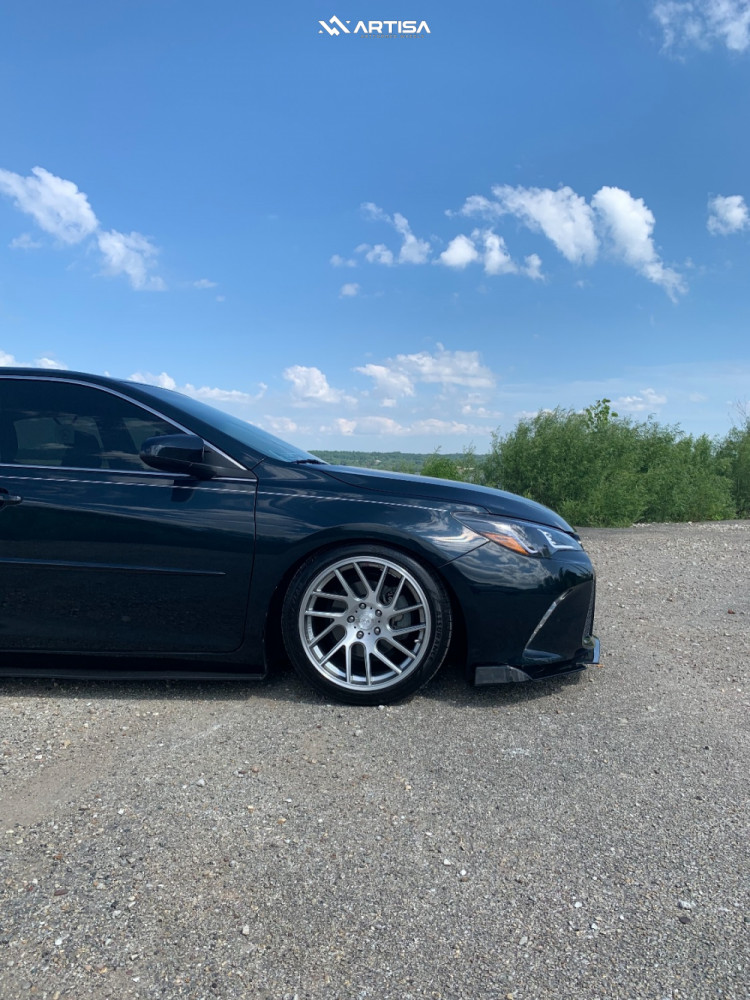 2017 Toyota Camry XSE Wheel Offset Nearly Flush Coilovers | 1741877 ...