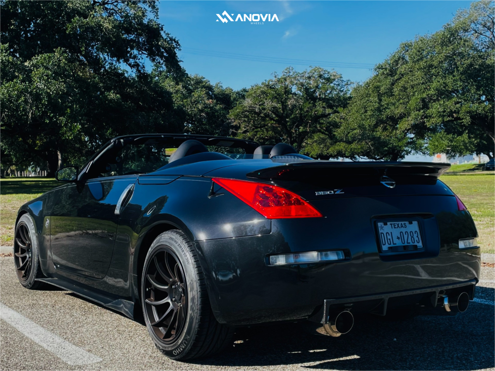 2007 Nissan 350Z Grand Touring Wheel Offset Nearly Flush Stock ...